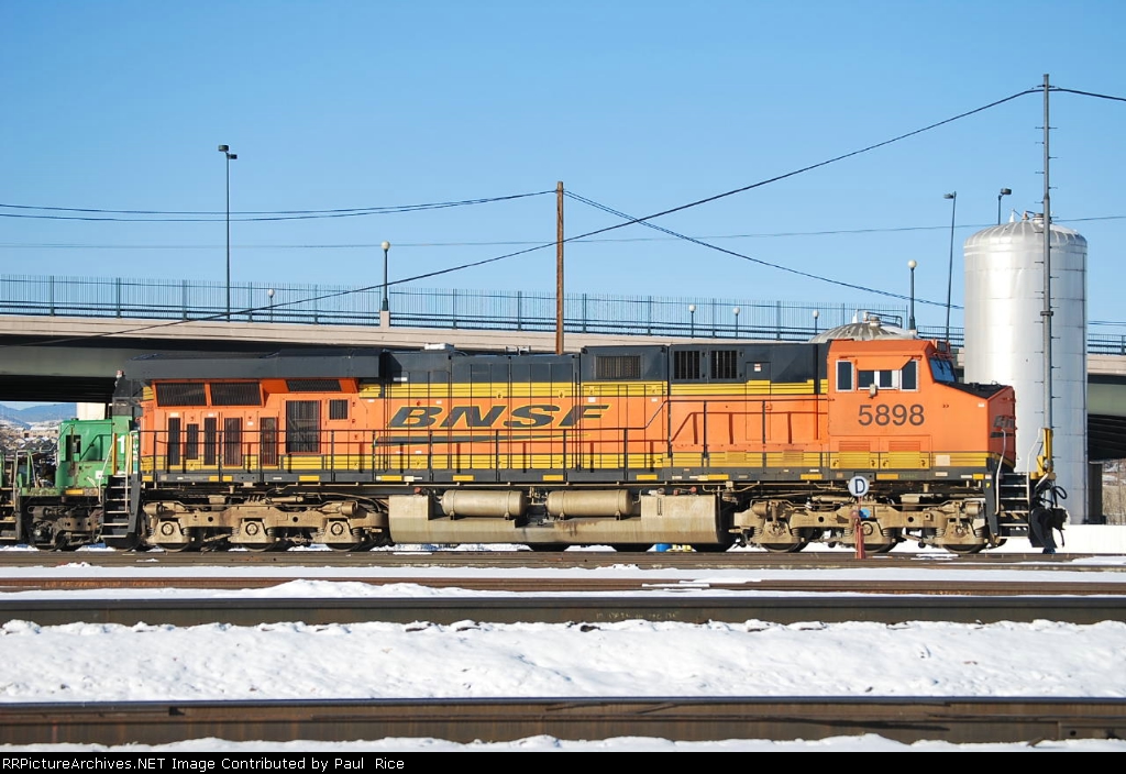 BNSF 5898